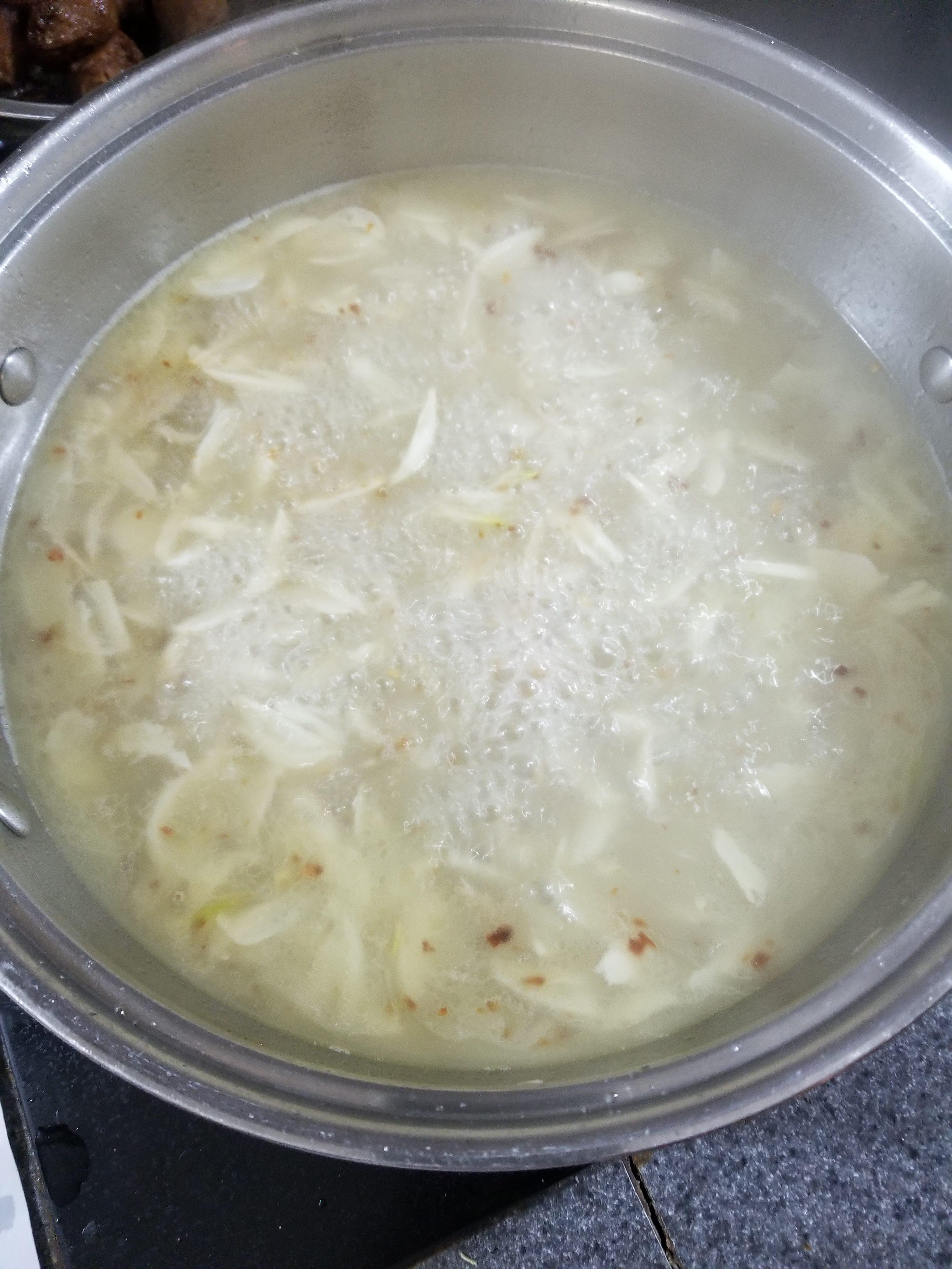 Gratifying Garlic and Oil Sauce Will Make You Happy - The Hamptons Vegan